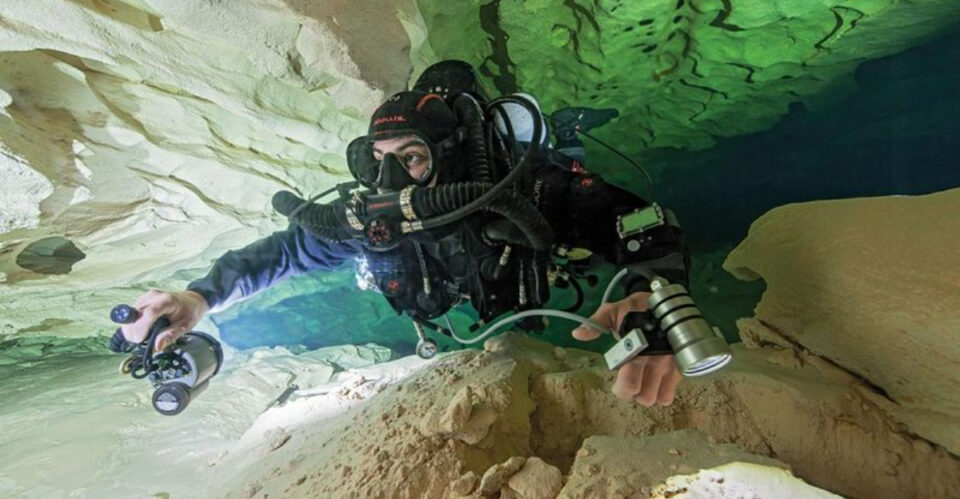 Divers Explore Limestone Coast's Underwater Caves For Megafauna Fossils